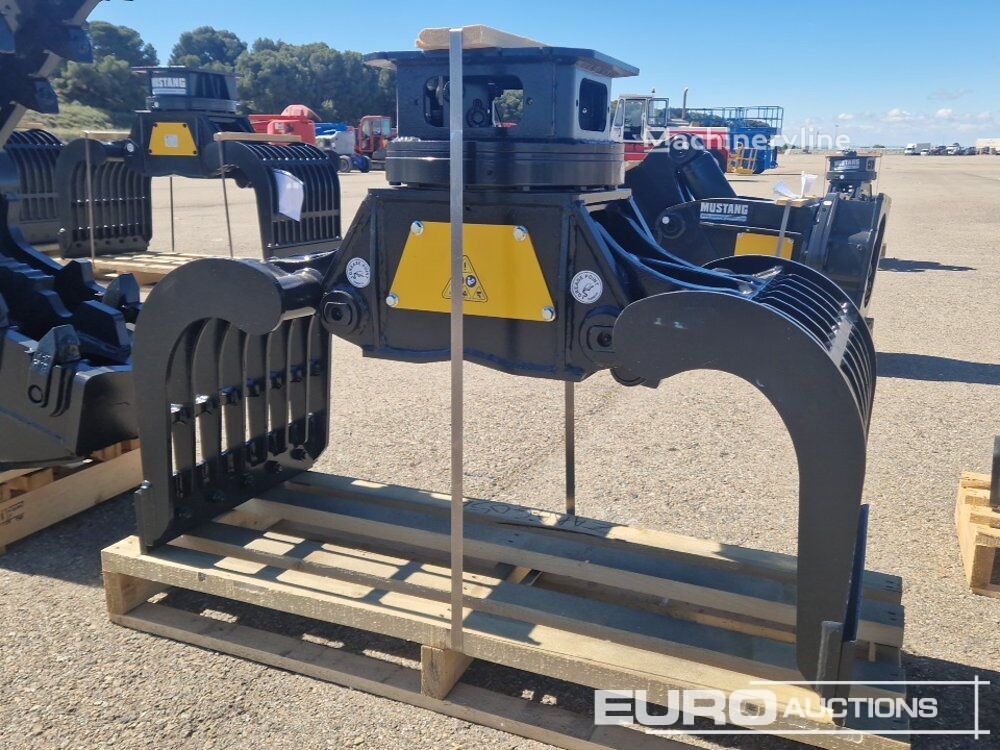 Prodaje se Mustang GRP250D grajfer na aukciji