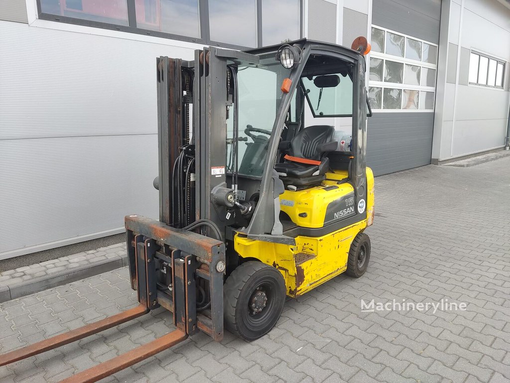 Nissan P1D1A15LQ viljuškar na gas/benzin
