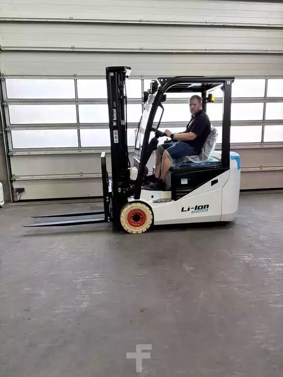 Novi Bobcat B18NT viljuškar na tri točka