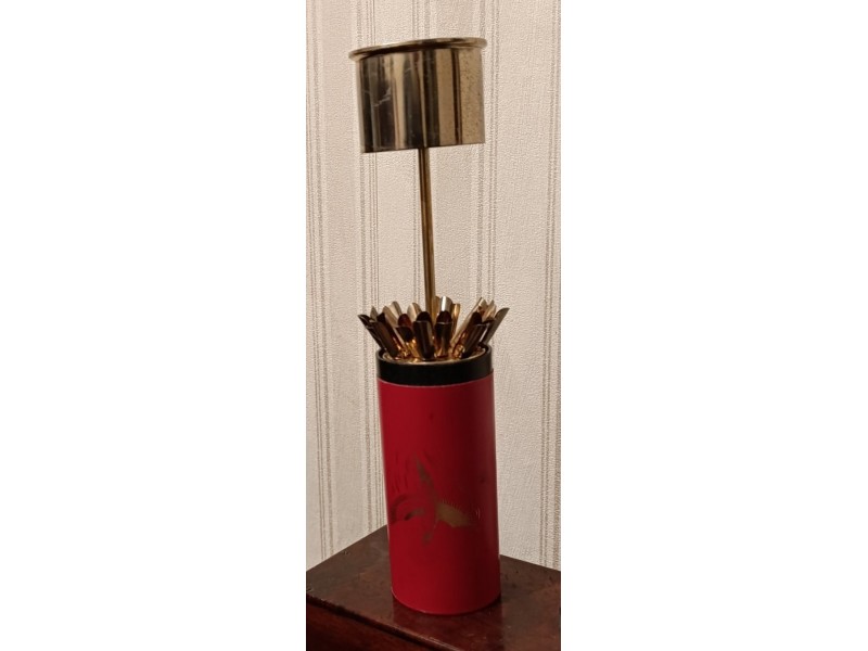 Postolje, držač cigareta