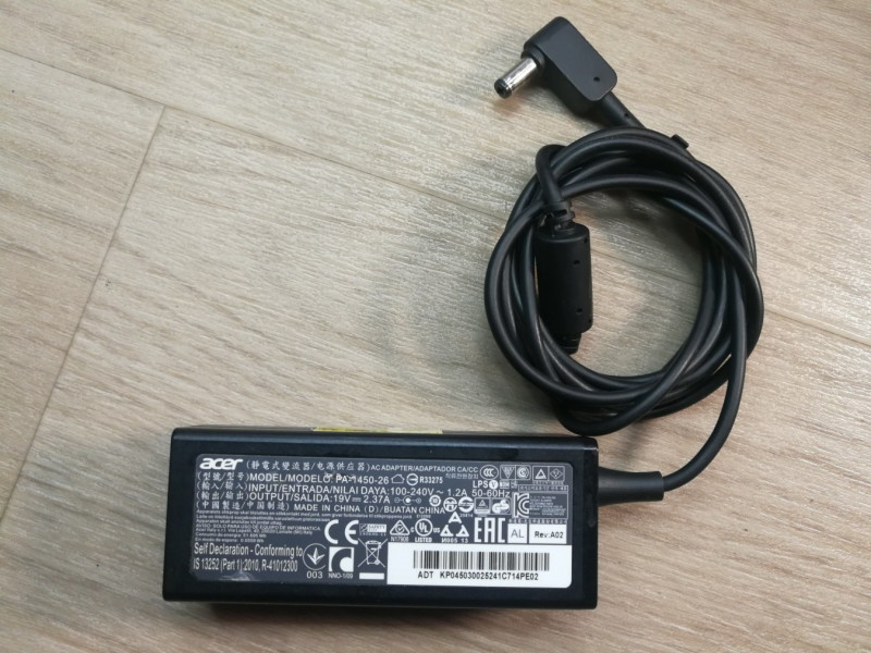 ACER PA-1450-26 19V --- 2,37A 45W