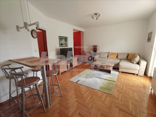 Stan 1.5 u zgradi, Kanarevo Brdo