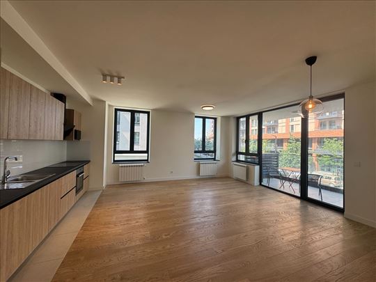 Trosoban stan za izdavanje u BW Eterna, 95m2