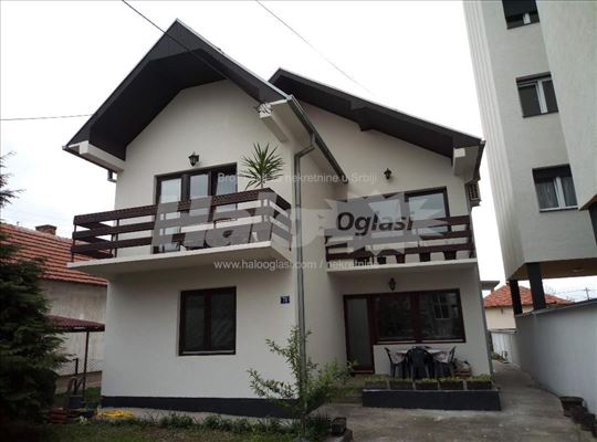 Izdajem sobu u Kragujevcu