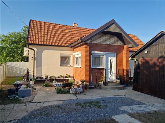 Renovirana prizemna kuća u Klenku