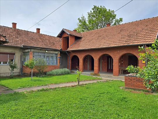 Kuća u lepom delu Šumadije!