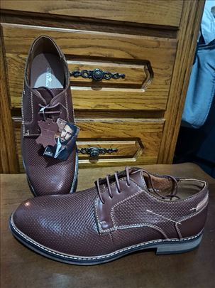 Kožne muške elegantne braon cipele- 43 br. Novo