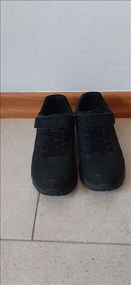 Skechers patike br.33