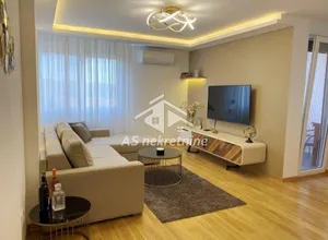 Izdavanje Stan - Beograd, Novi Beograd: Paviljoni - Pariske komune - Ikarus