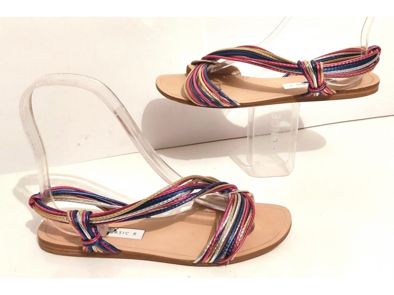 Prelepe ,,ZARA,, odlicne zenske sandale br.38