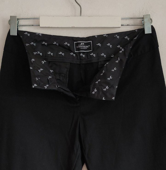 NOVE CLOCKHOUSE crne pantalone br. 38