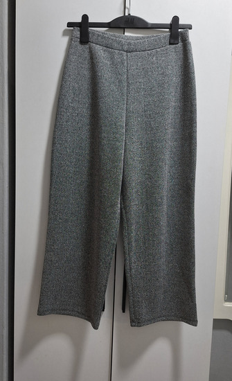 Nove Amisu pantalone