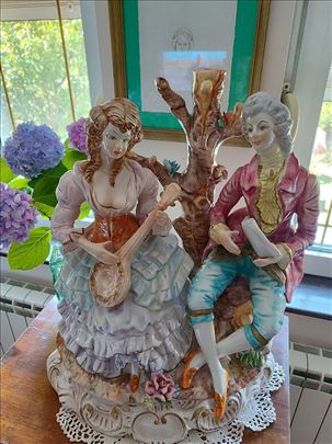 Velika figura od porcelana Capodimonte(Napodium)