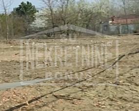 Sutjeske ulica pored asfalta, građevinski plac 800m2 ID#2114
14.500 €