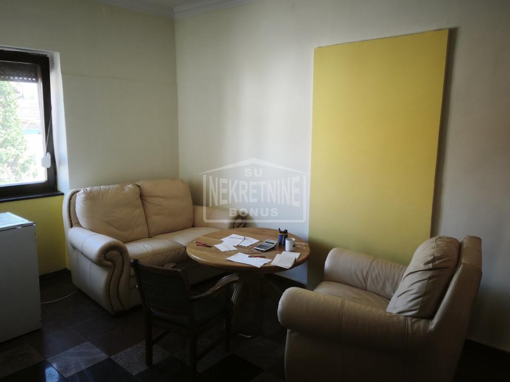 Subotica-Gat-prodaje se kuća sa proizvodnom halom i magacinom ID#2205
140.000 €