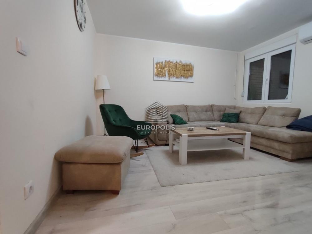 Bežanijska Kosa 1, 59m2 +10m2 renoviran ID#9792
245.000 €
