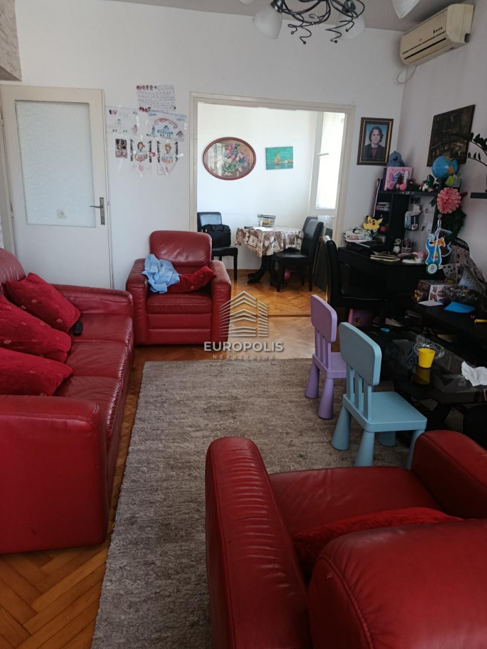 Hitna prodaja – trosoban dupleks, 2 kupatila, pogled na park ID#9797
155.000 €