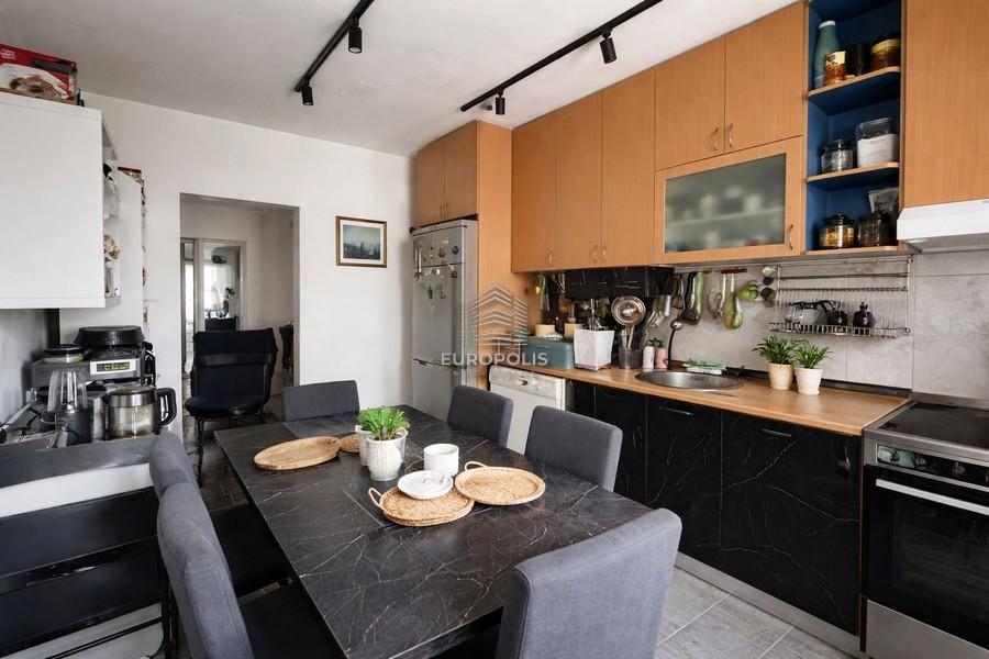 Odlična lokacija, uknjižen, snižen ID#9227
159.900 €