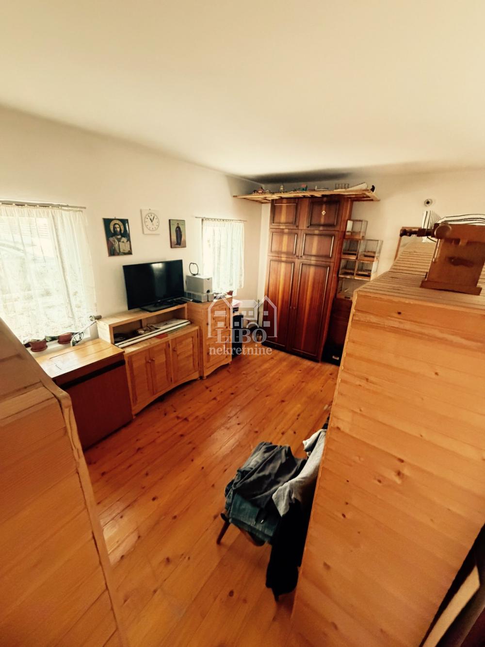 Jednoiposoban stan u kući-Durlan kod škole Čagar ID#2262
53.000 €