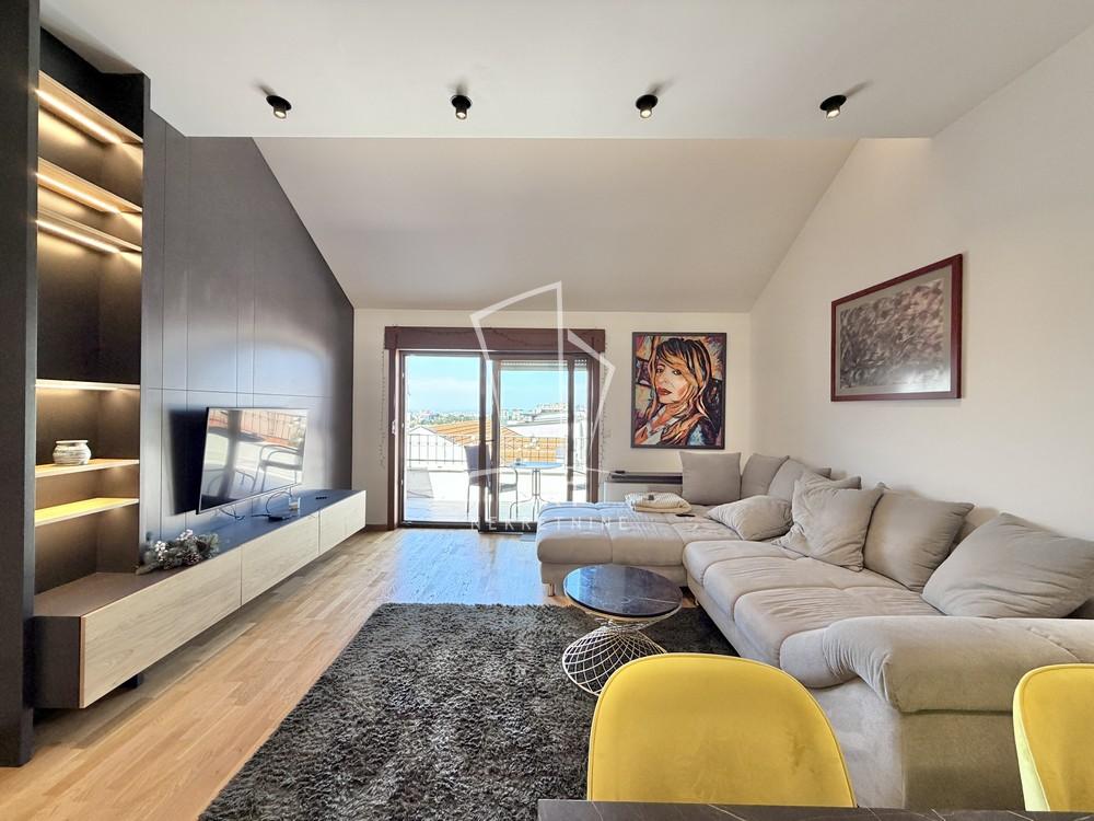 Kompletno opremljen stan ID#15778
220.000 €