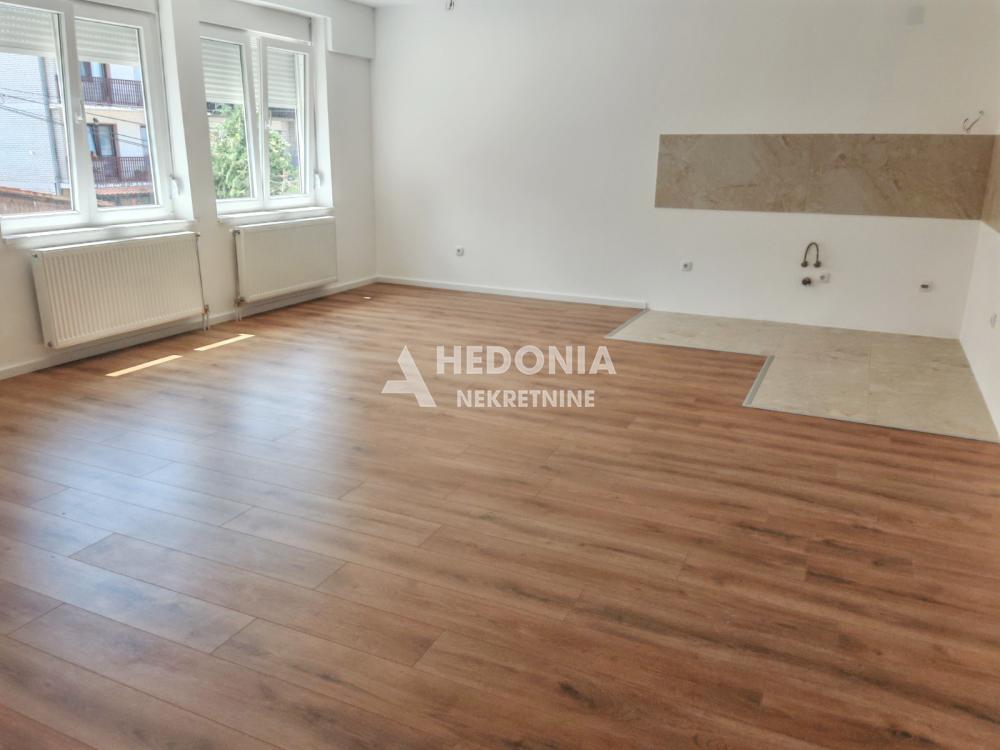 Sremčica, nov, 4.0, prazan, svetao stan ID#10586
165.000 €