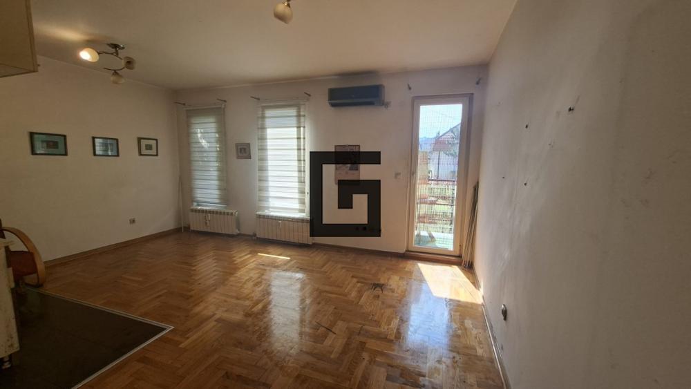 K.Brdo, 38m2, svetao, terasa ID#2651
116.500 €
