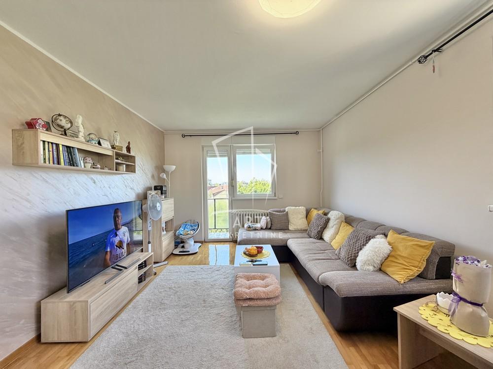 Kanarevo brdo, 73m2 + 3m2 terasa ID#15589
195.000 €