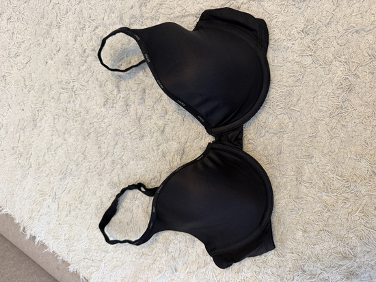 Dkny crni brus