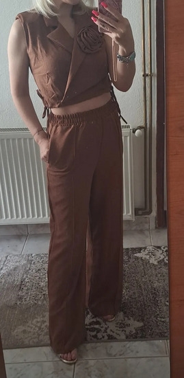 Komplet pantalone i majica