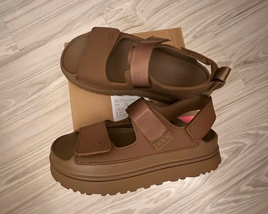 UGG GoldenGlow sandale