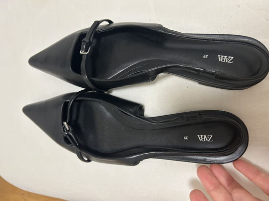 Zara sandale nove 39