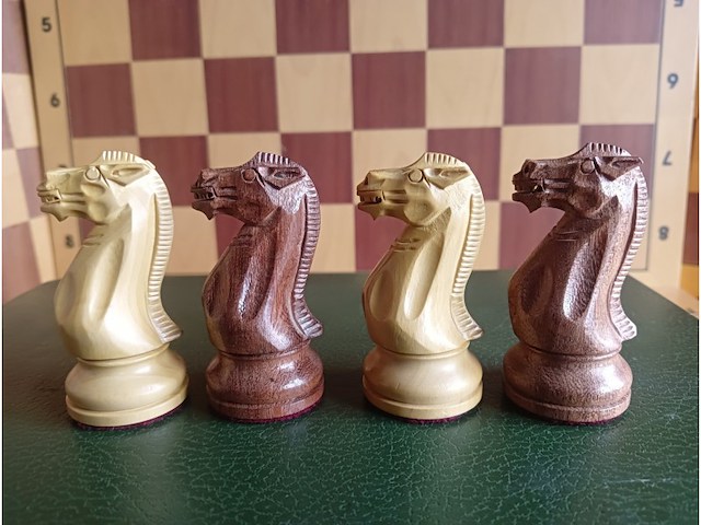 Vrhunske Sahovske Figure model AKACIJA Indija
