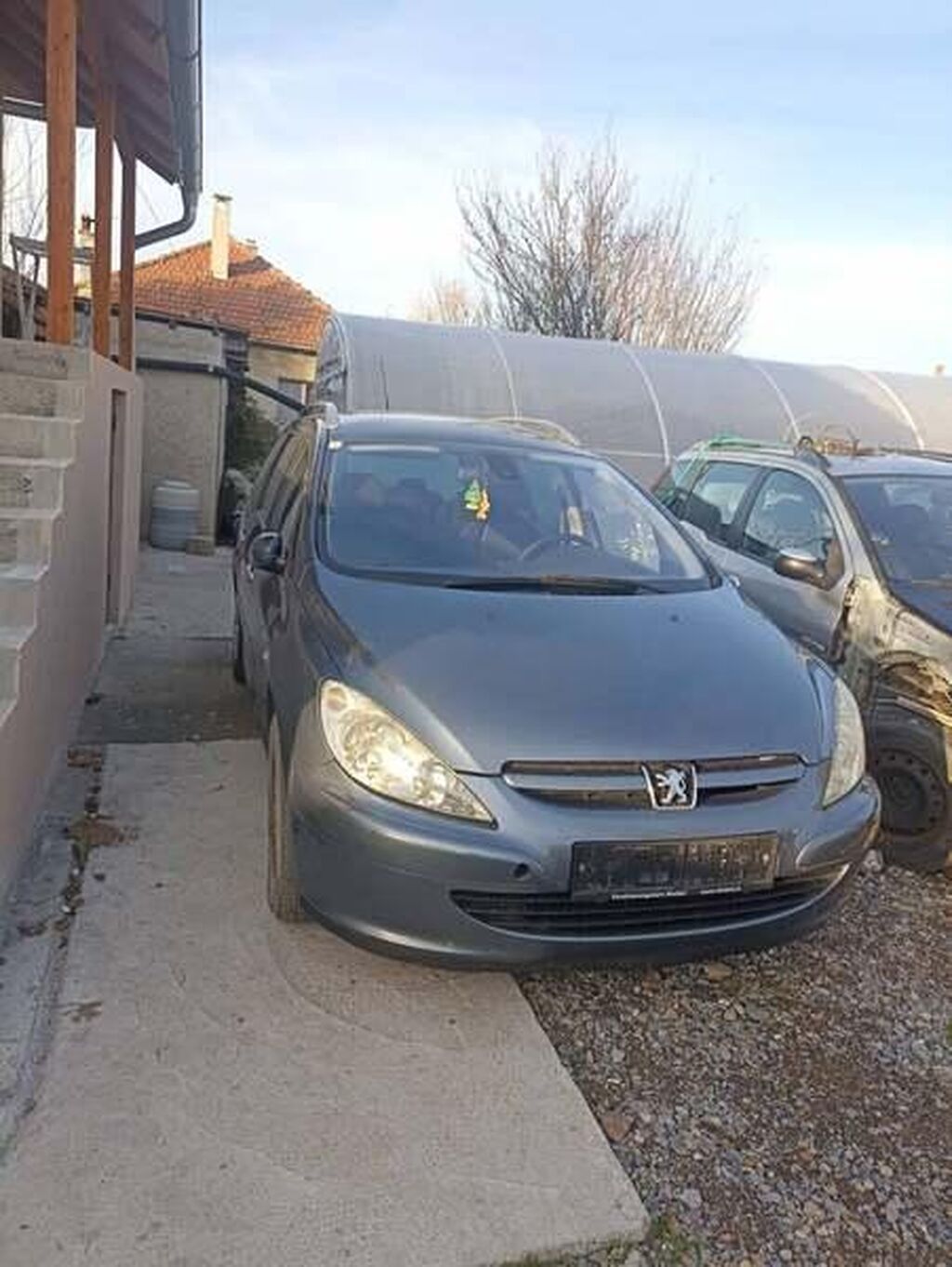 FAROVI I STOP SVETLA ZA PEUGEOT 307