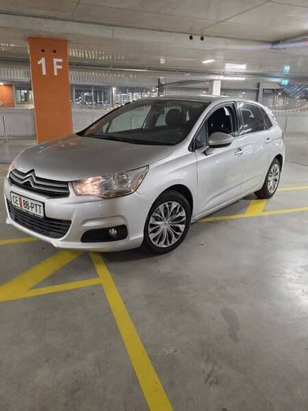 BRANIK FAR KRILO HAUBA ZA CITROEN C4 | Originalni polovni delovi
