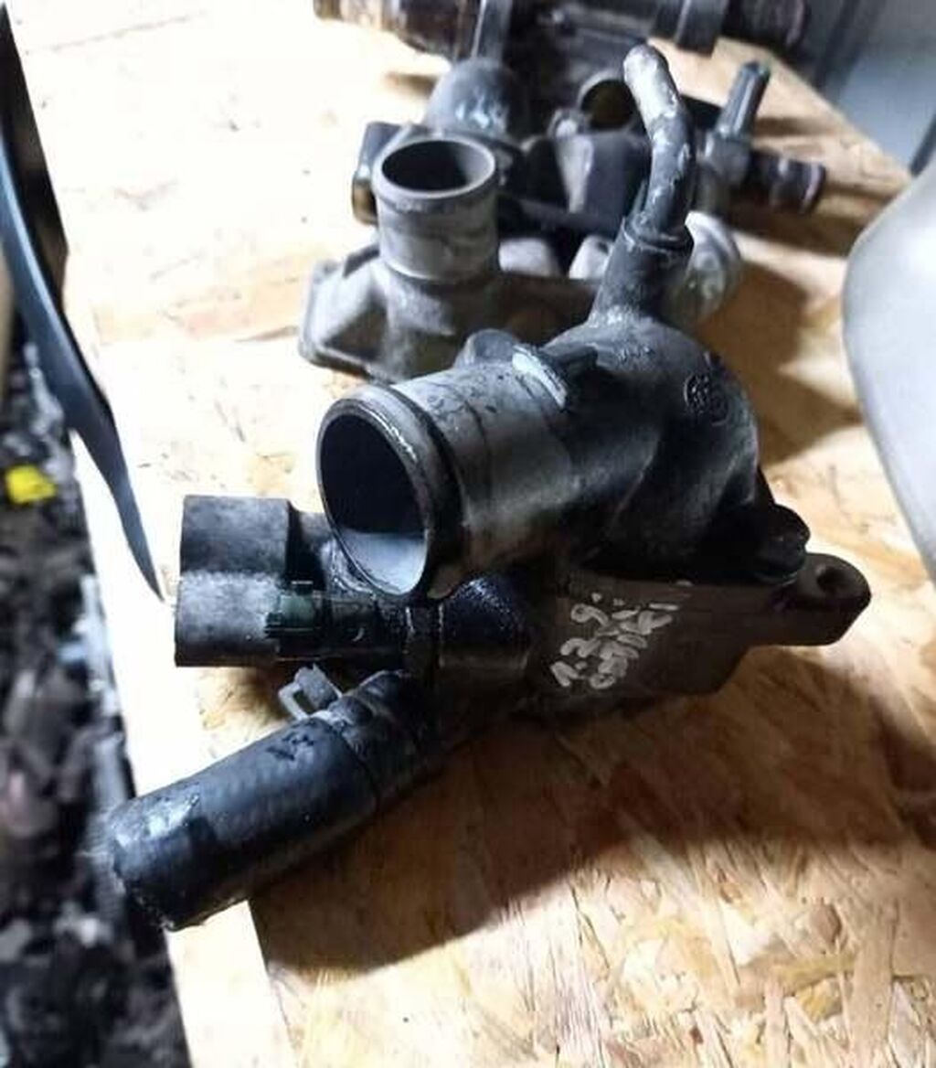 KUCISTE TERMOSTATA 1.7 92KW ZA OPEL ASTRA H, ASTRA J, CORSA D . |