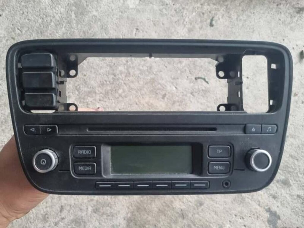 RADIO / CD ZA ŠKODA CITIGO | Polovni originalni delovi za Škoda