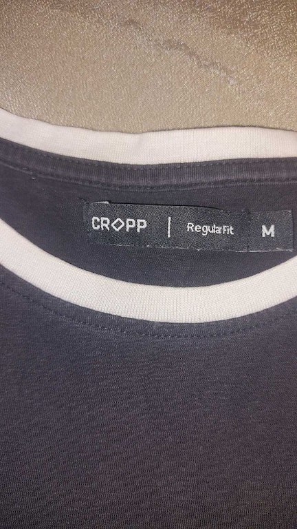 CROPP MAJICA Crno/bela majica, regular fit. Veličina M 100% pamuk