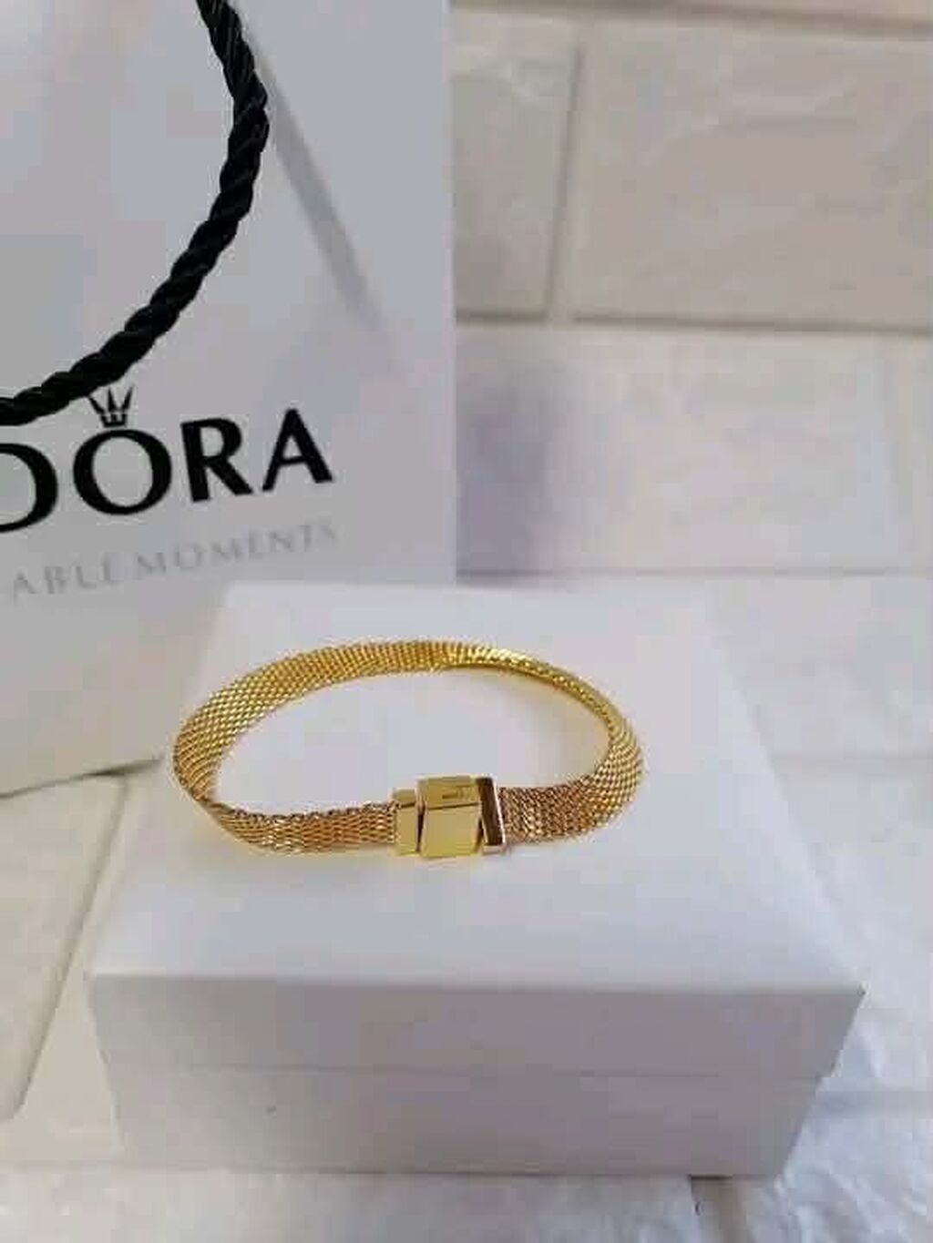 Pandora narukvica Vel:18cm Cena:2400 Din (Samo narukvica bez