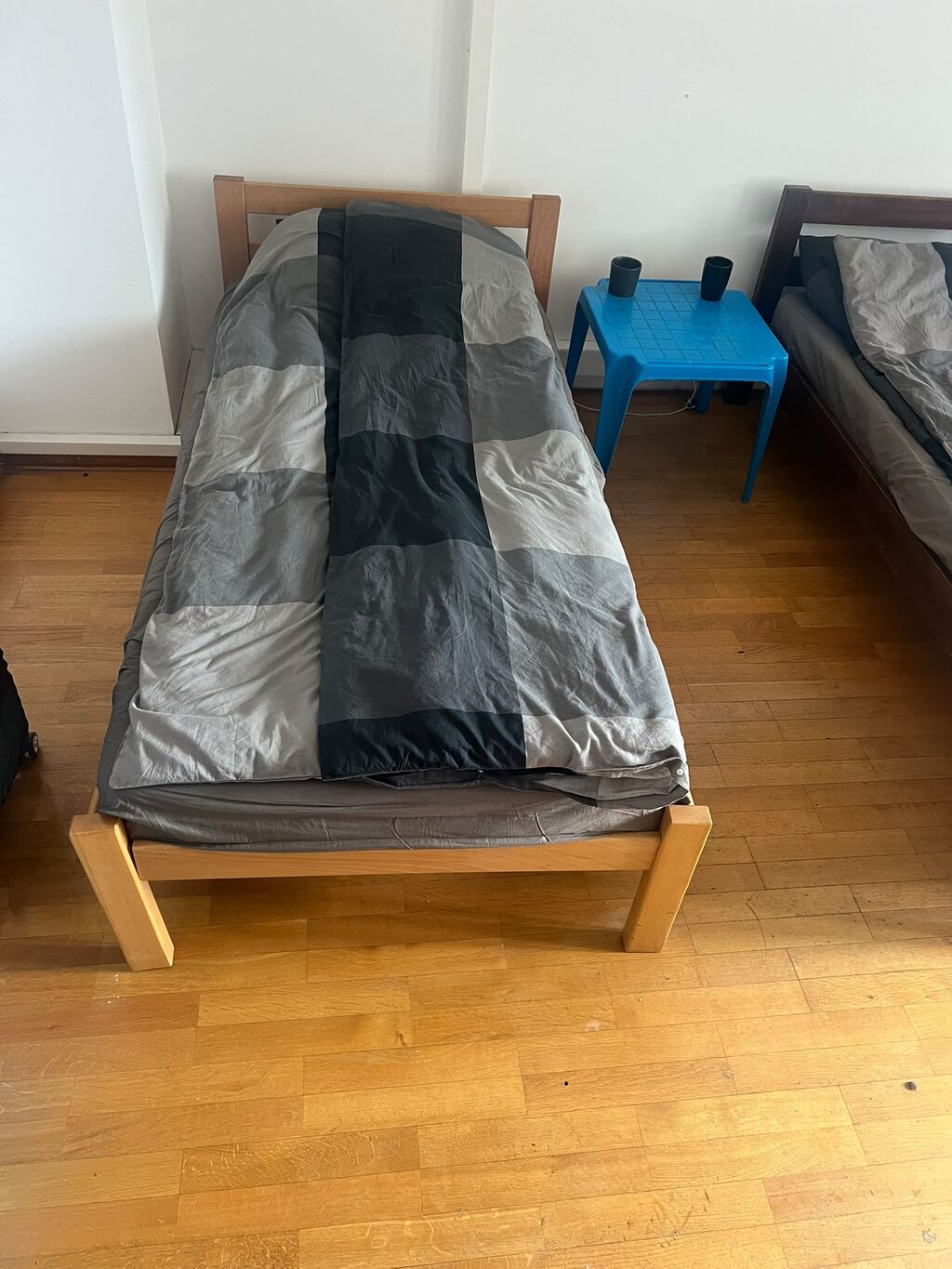 Kreveti za jednu osobu + krevet na sprat 44 jednokrevetni 4