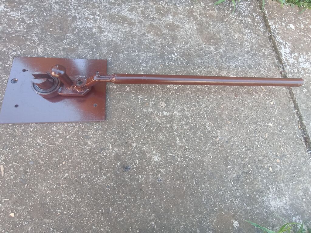 Alat za savijanje armature ( pikerica ),osnovna ploča debljine 6 mm sa