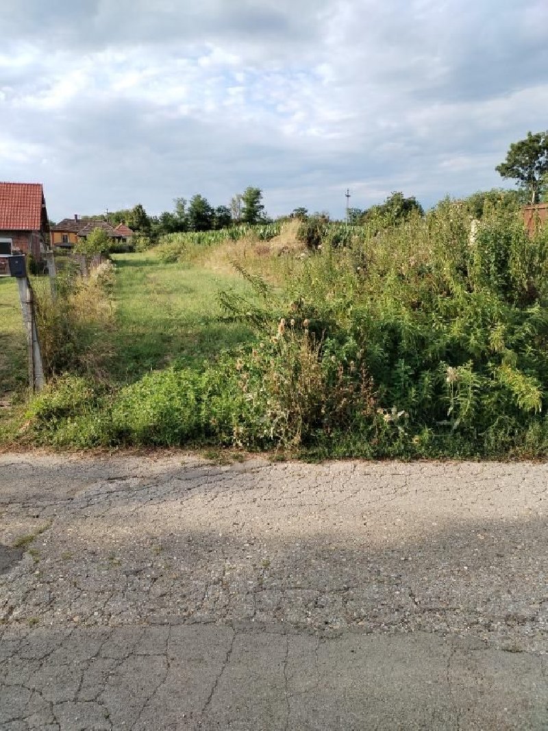 Prodaja imanja- više placeva sa objektima Barajevo