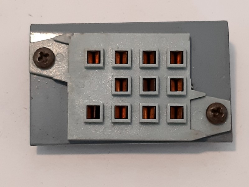 Podnozje za rele 11 kontakata na lemljenje