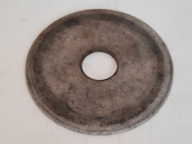Brusni kamen, tocilo 133x4,5mm, rupa 32mm, fina granula