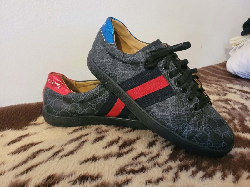 ORIGINAL GUCCI patike br. 40