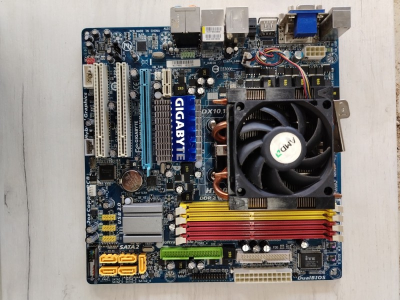 Gigabyte GA-MA785GM-US2H + AMD Phenom II X4 920 + kuler