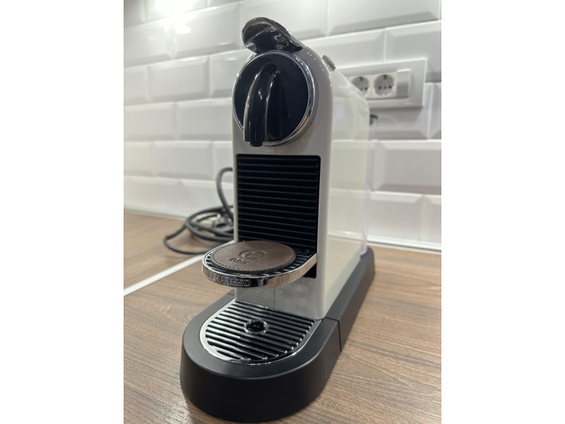 NESPRESSO Kafe aparat