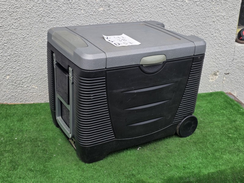 prenosni auto frižider ODLICAN KORISTAN KVALITETAN