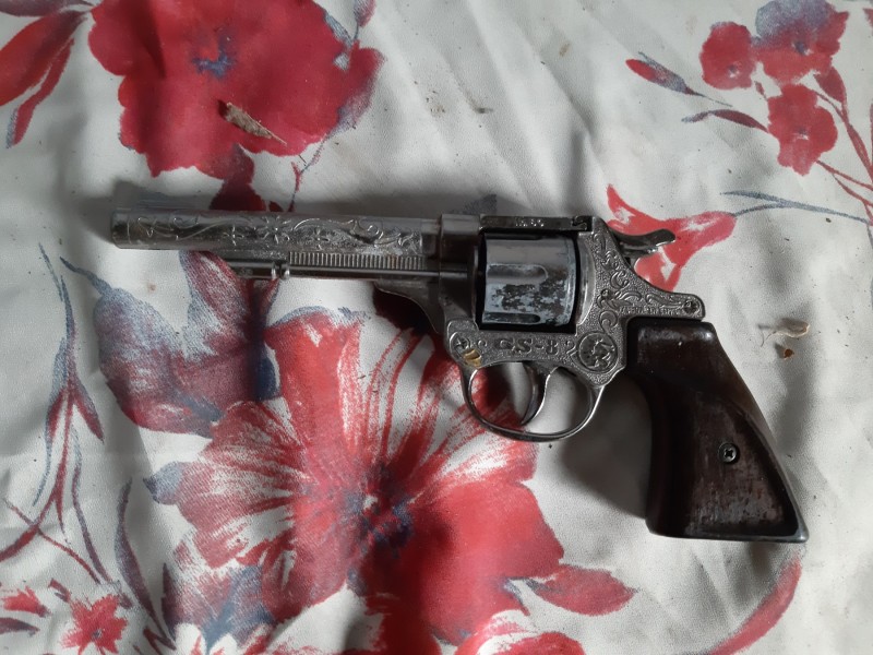 deciji kaubojski revolver na kapisle