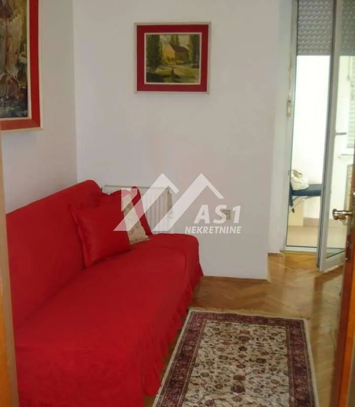 Izdavanje, dvosoban stan, 40m², Grbavica, Novi Sad Sve Podlokacije