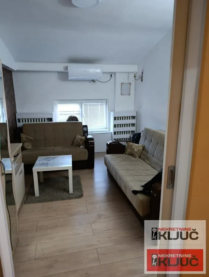 Prodaja, dvosoban stan, 52m², Centar, Novi Sad